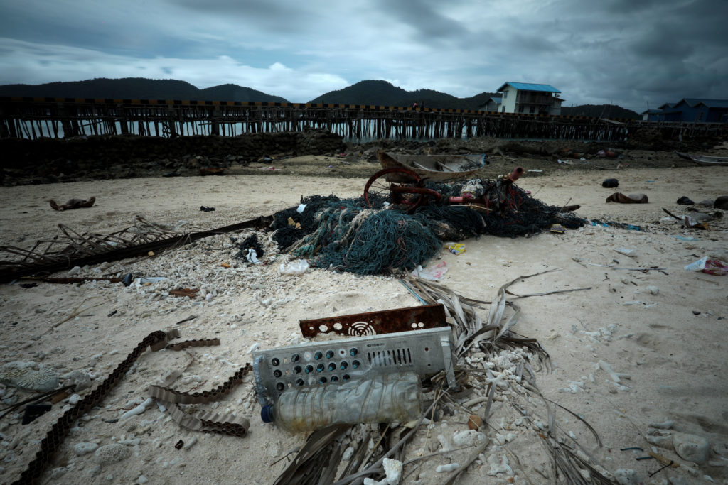 Microplastics: Invisible Threat to Ocean and Humans - ANAMBAS FOUNDATION Microplastics: Invisible Threat to Ocean and Humans - ANAMBAS FOUNDATION
